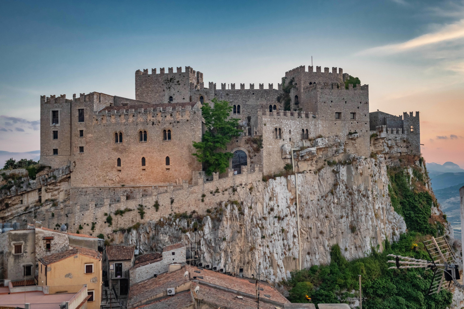 Castello di Caccamo: Storia, Architettura e Misteri - YOU LOVE SICILIA